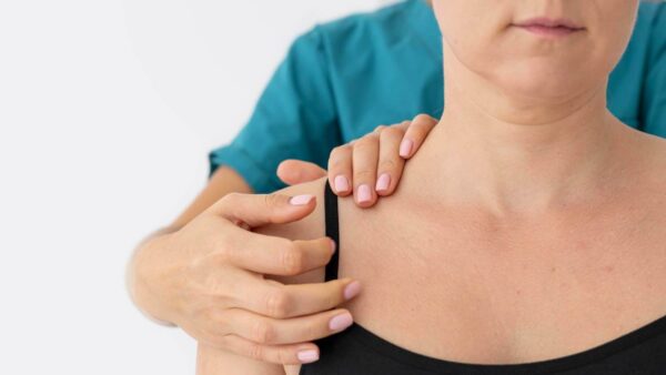 Clavicola rotta: sintomi, cure e tempi di guarigione - FisioOneCare ...